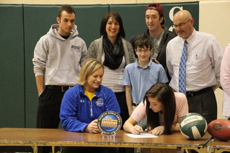 Waterloo Columbus’ Olmstead to play volleyball at NIACC ...