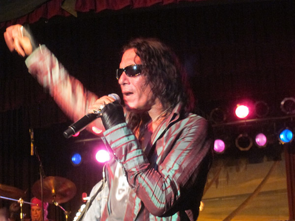 RATT's Stephen Pearcy to play Surf Ballroom, thanks Eddie Van Halen for ...