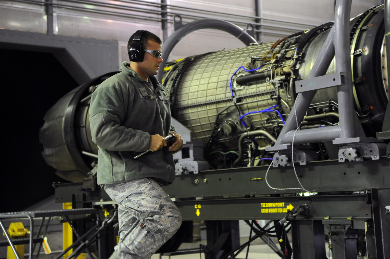 Creating the core of F-16s - NorthIowaToday.com