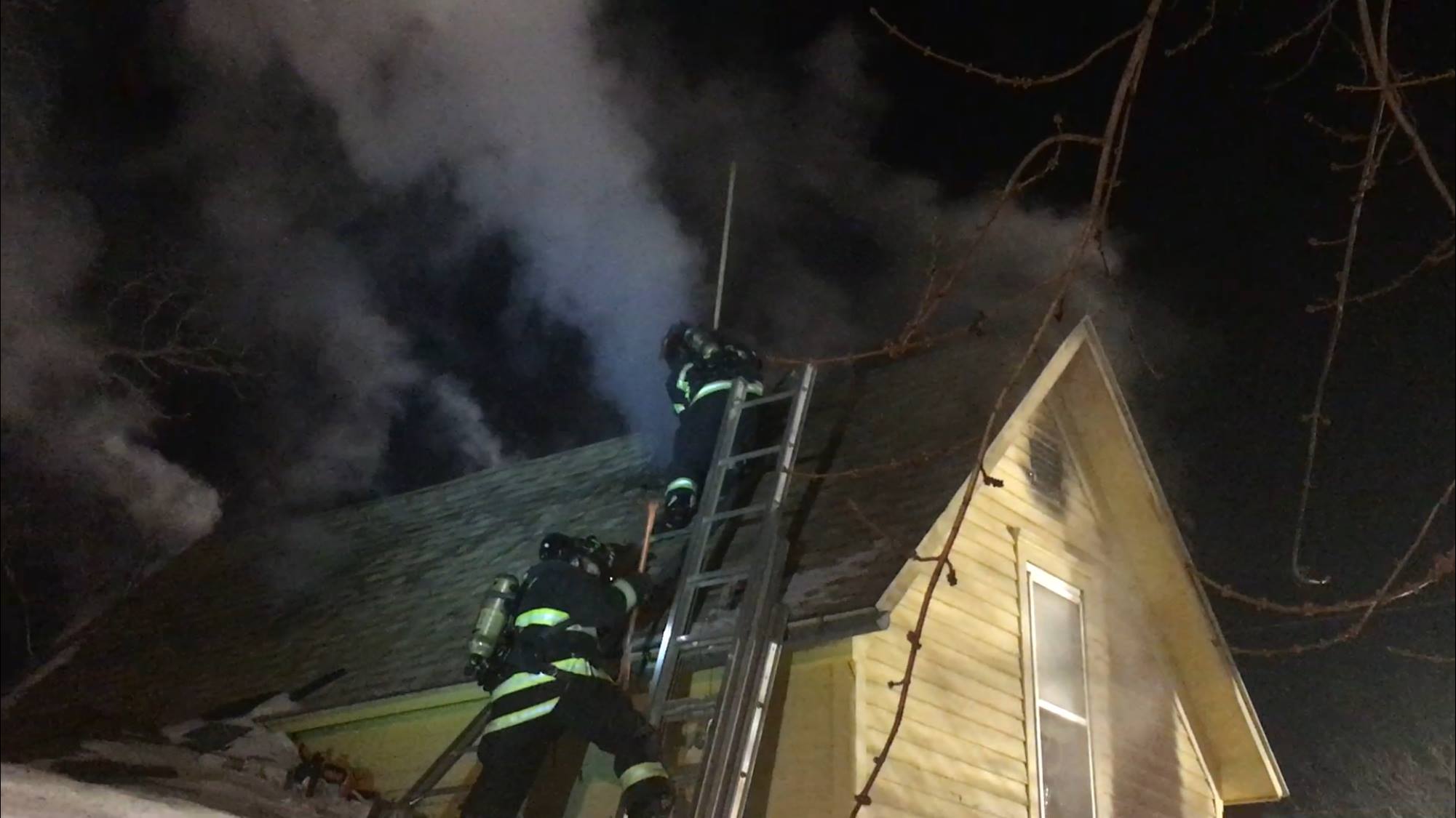 Firefighters battle house fire Thursday morning in Clear Lake ...