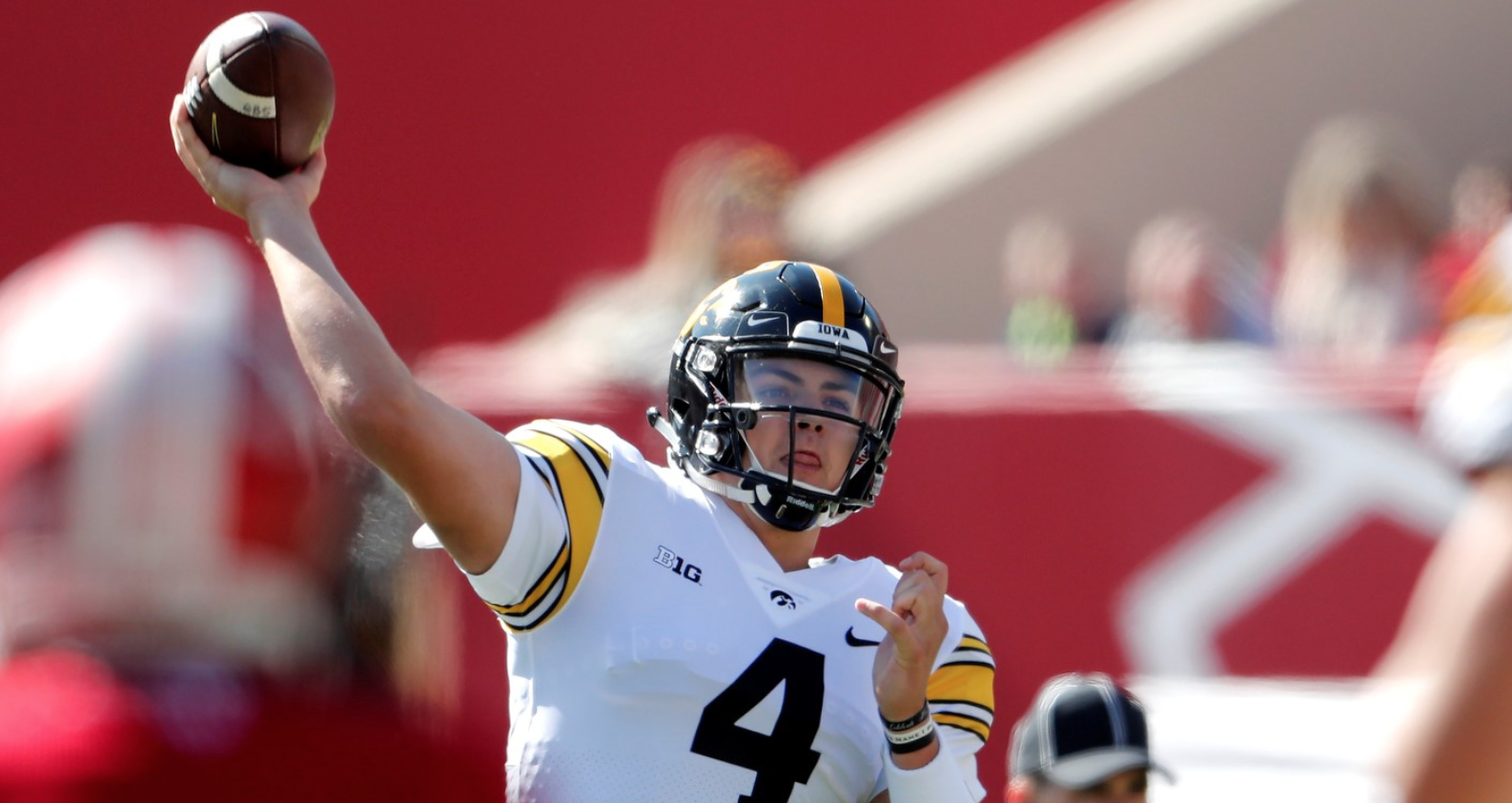 Iowa's Stanley named Davey O’Brien National Quarterback of the Week ...