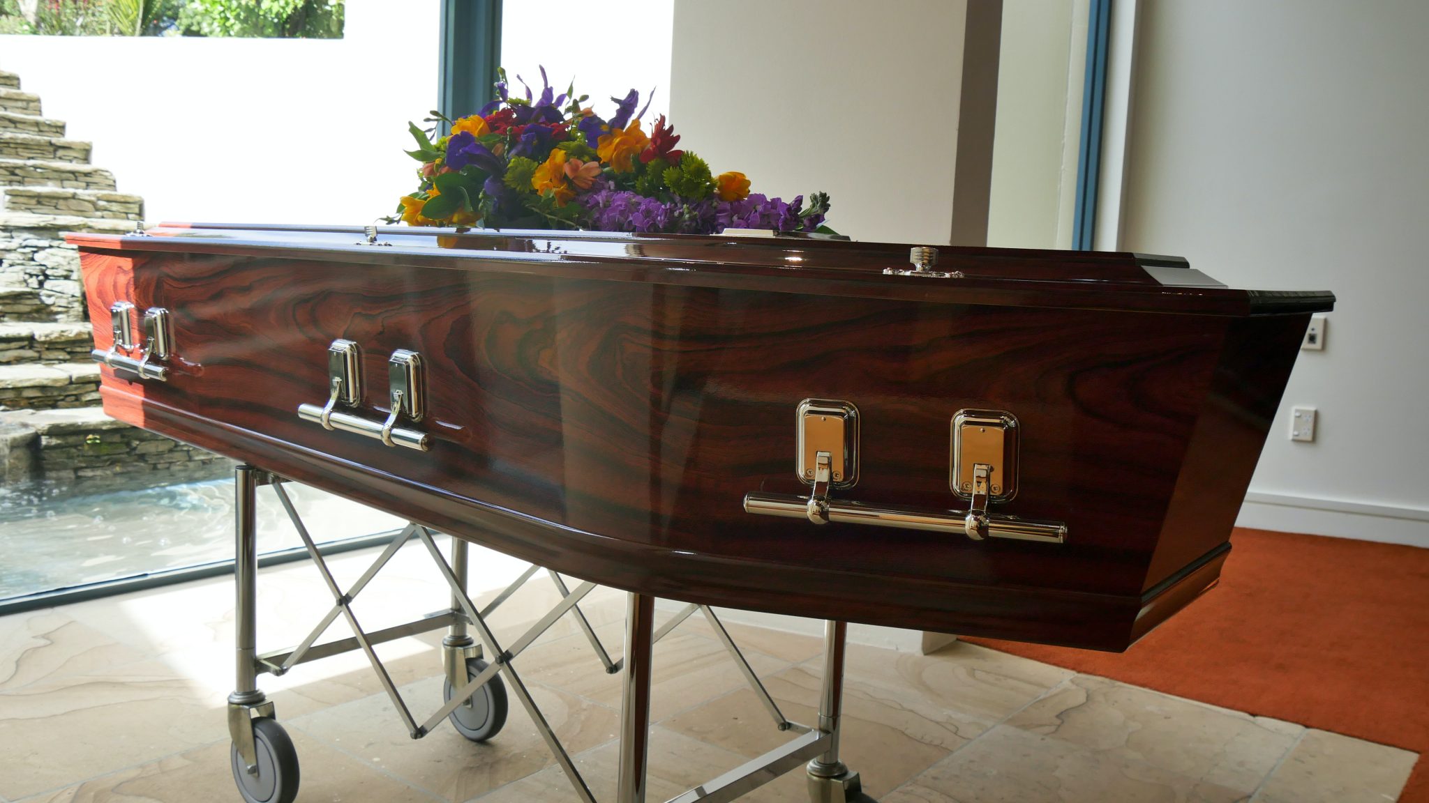 Should You Have An Open Casket Funeral? The Pros And Cons Of An Open ...