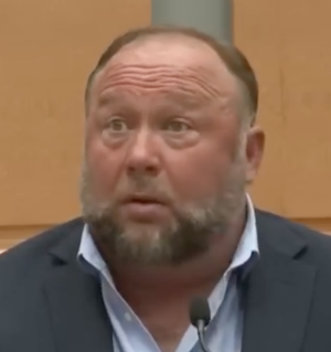 Right-wing berserko Alex Jones, who terrorized families of school ...