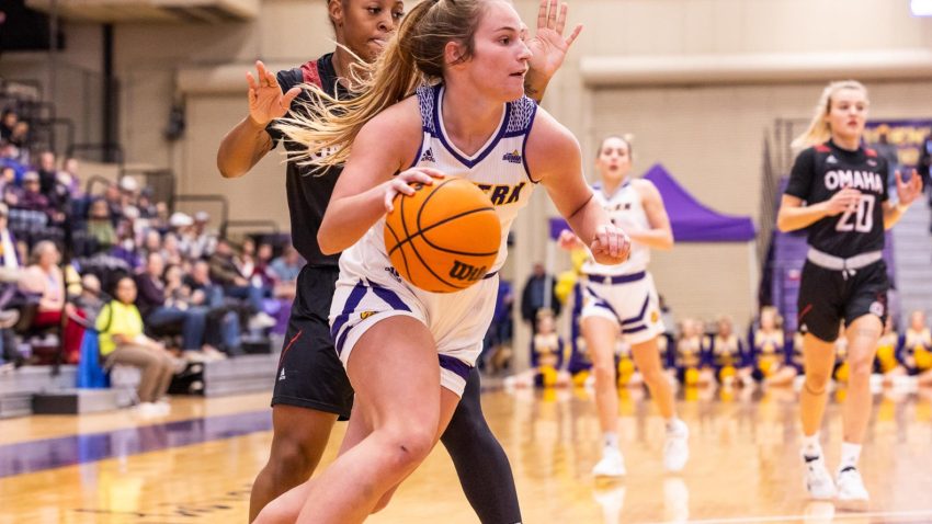 Women's College Basketball: Former Mason City Mohawk Anna Deets named ...