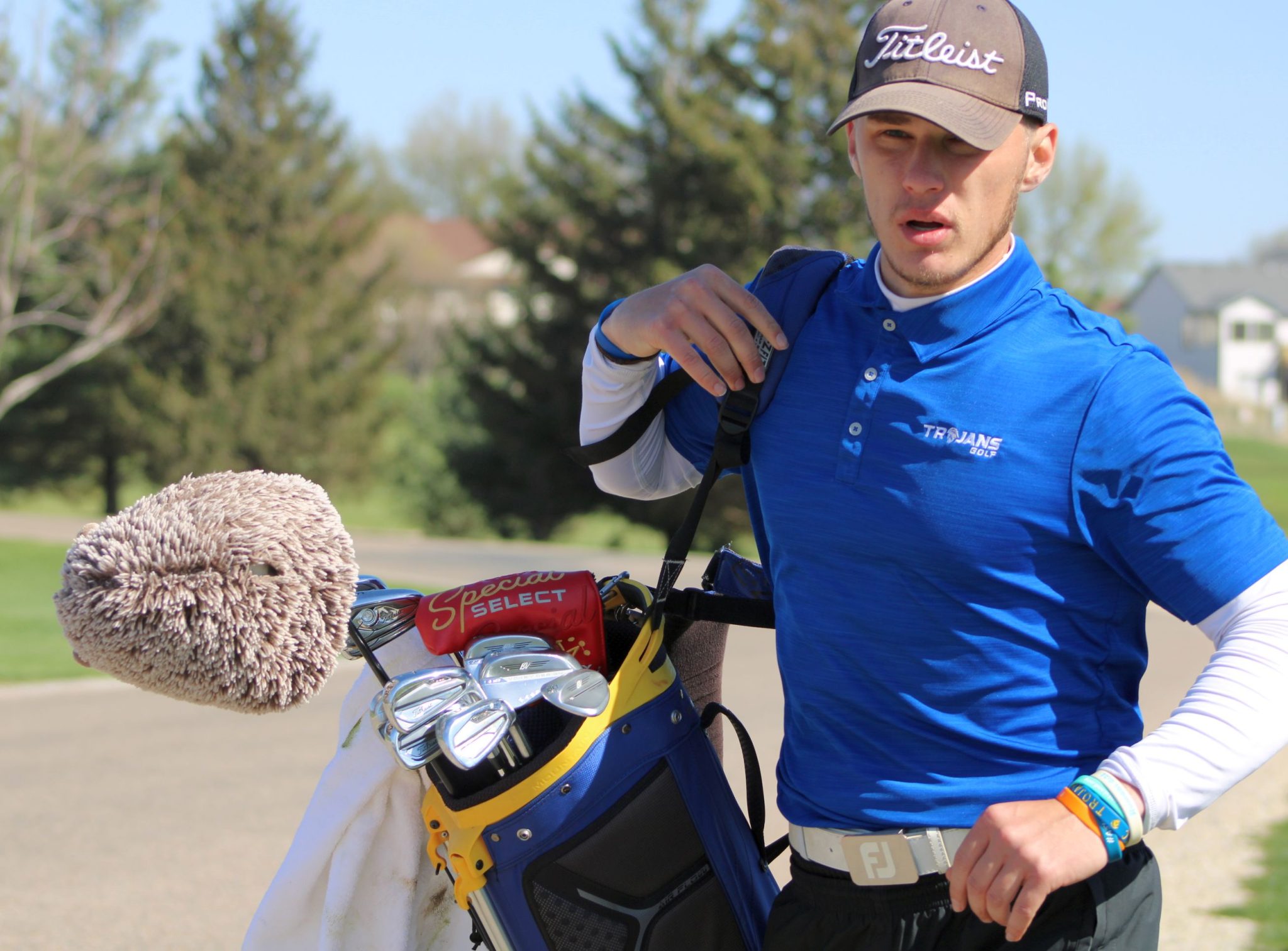 Nelles leads NIACC men's golf team after 2 rounds at district golf ...