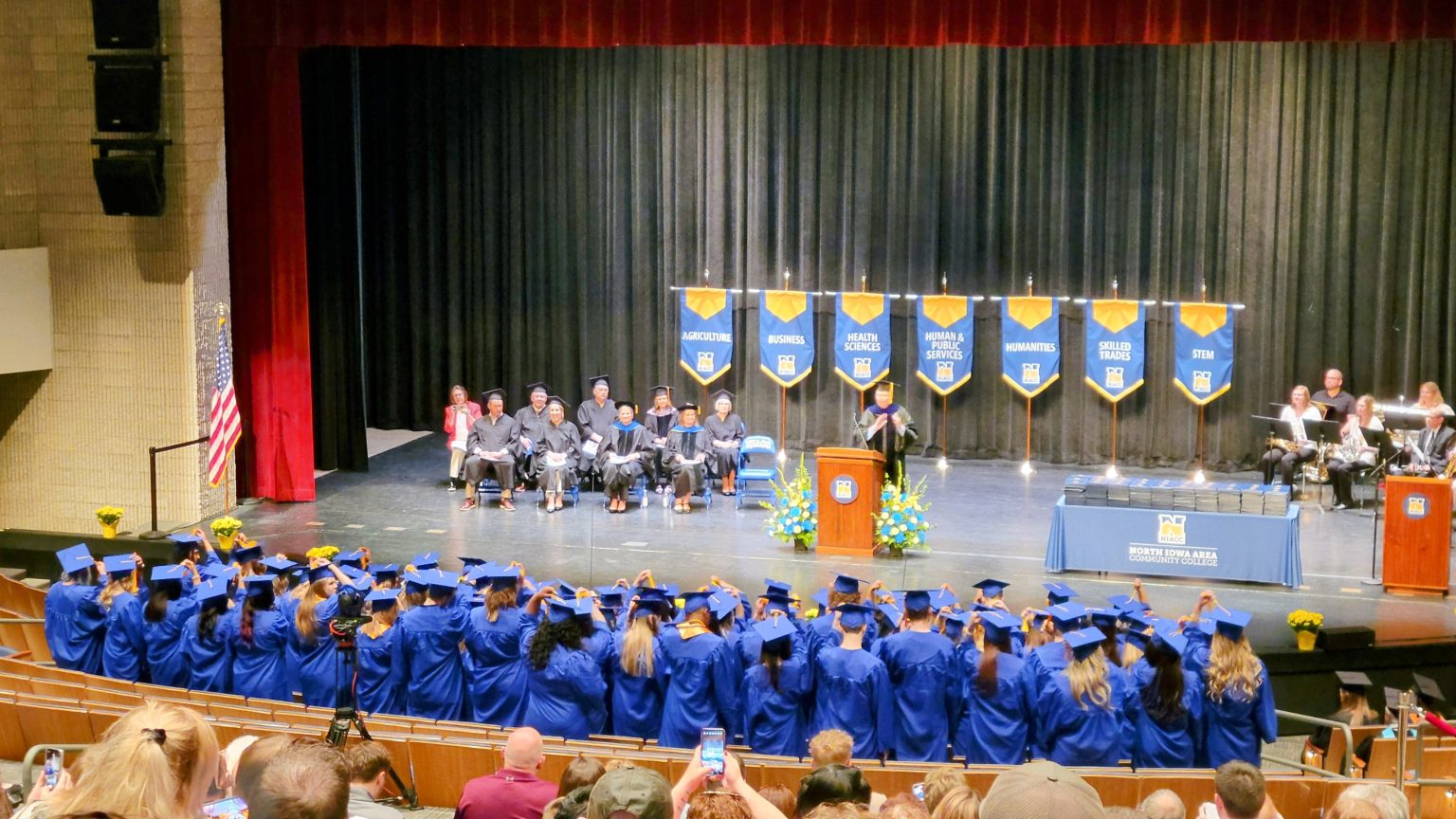NIACC recognizes nearly 700 graduates at Spring 2024 Commencement ...