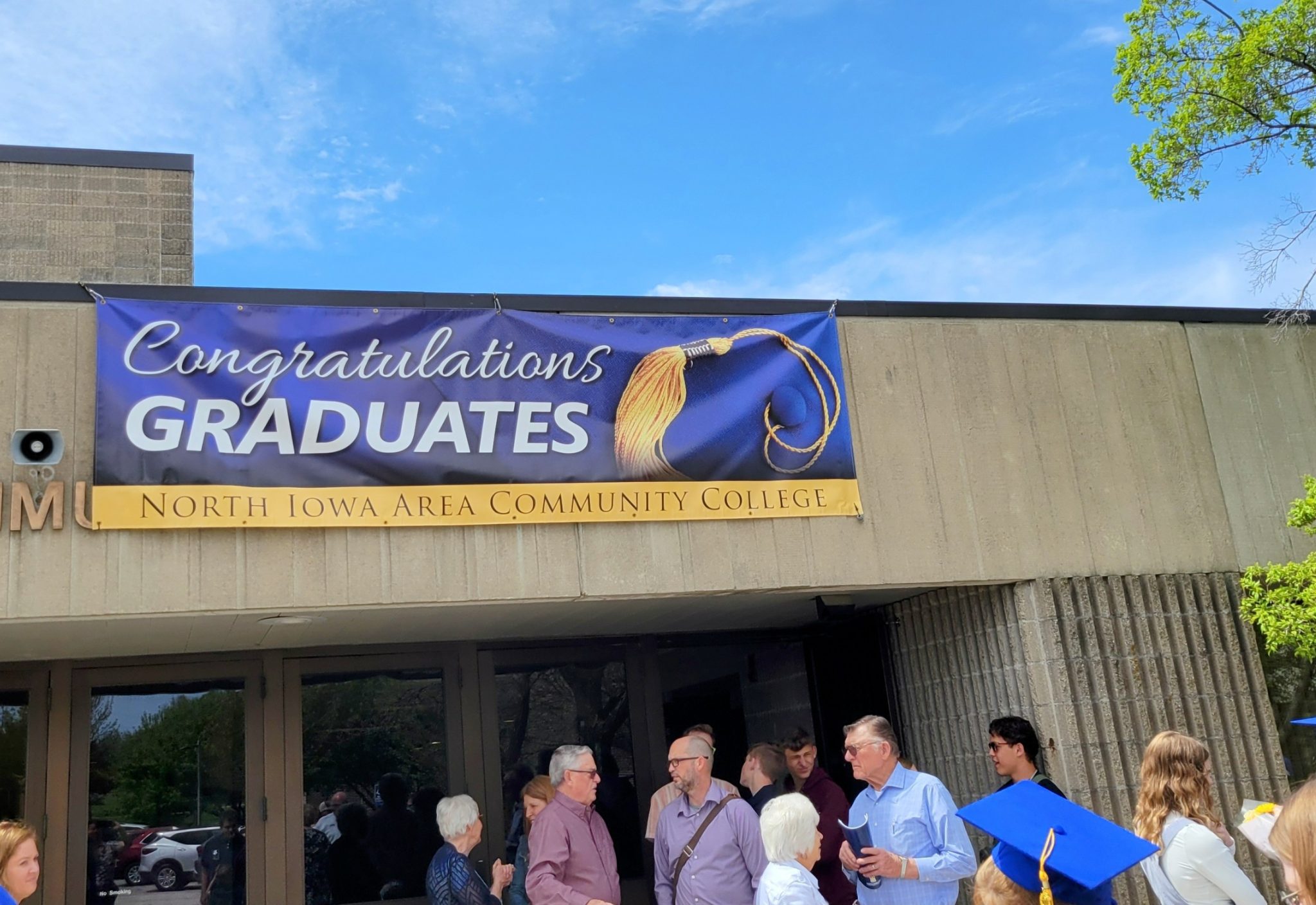 NIACC recognizes over 700 graduates at commencement - NorthIowaToday.com