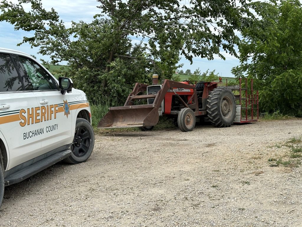 Iowa man falls from tractor which then rolls over him, causing serious ...