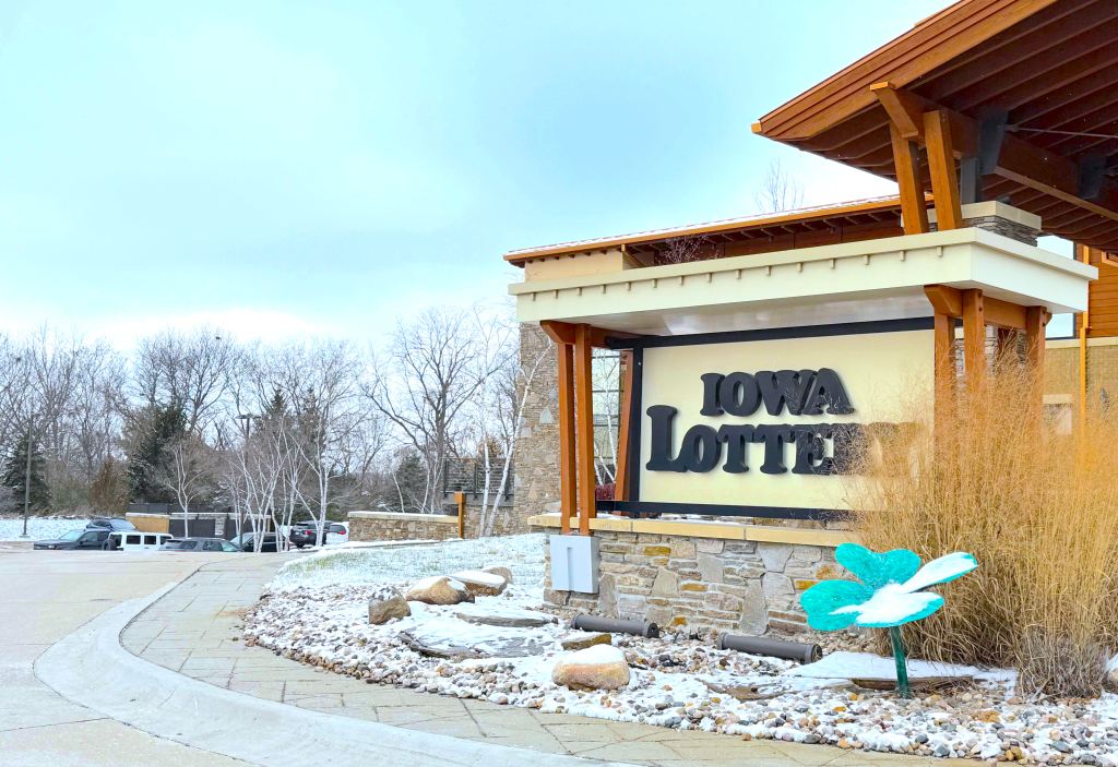 Northern Iowa man wins $30K in lottery drawing - NorthIowaToday.com