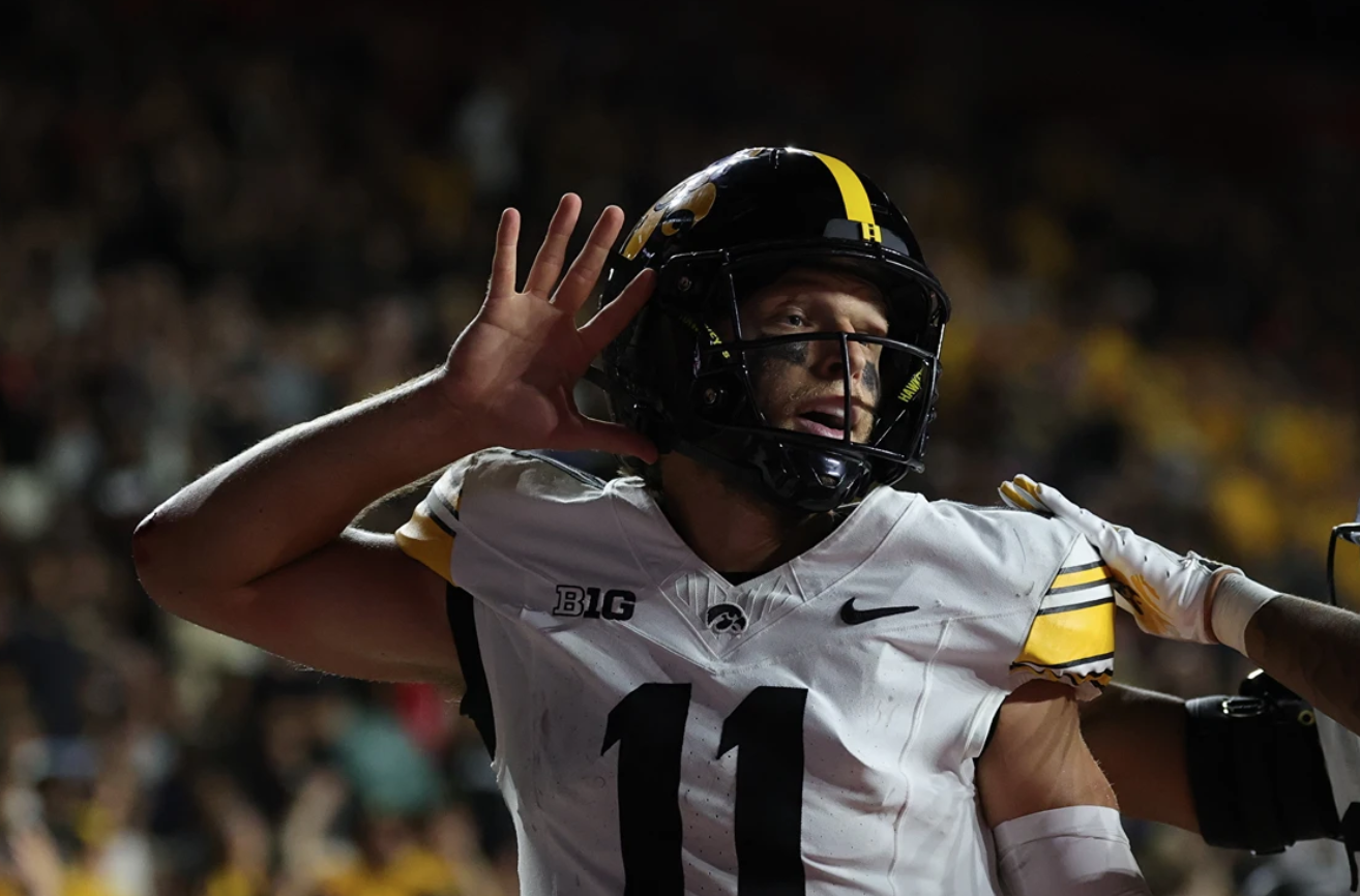 College Football: Iowa's Kaden Wetjen named Co-Special Teams Players of ...