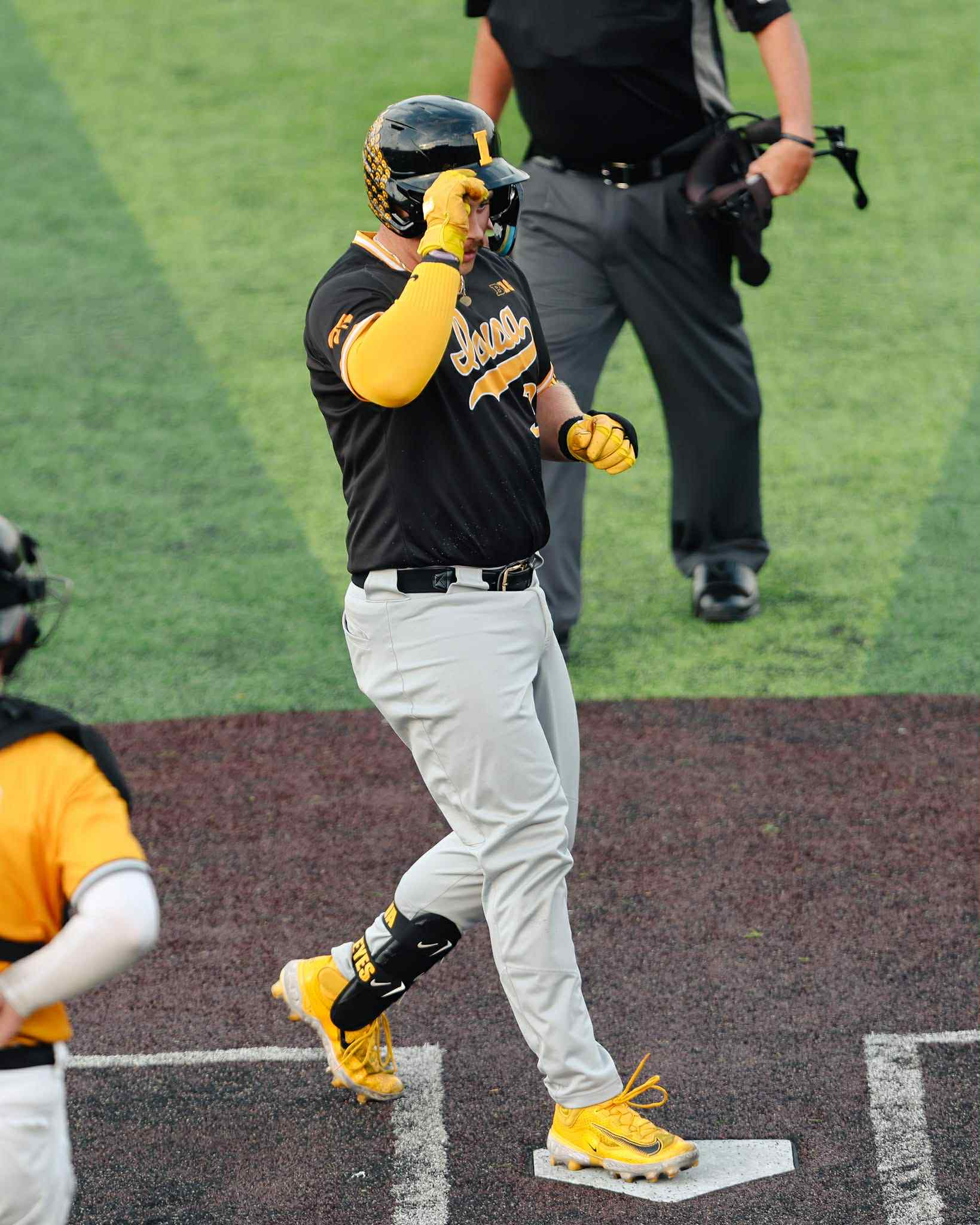 College Baseball: Former Newman Knight star Max Burt helps Black Team ...